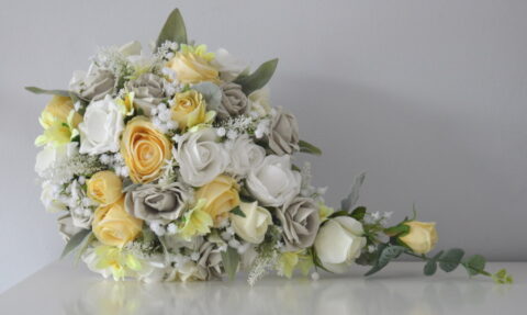 Stunning Teardrop Wedding Flowers - The Brides Bouquet UK